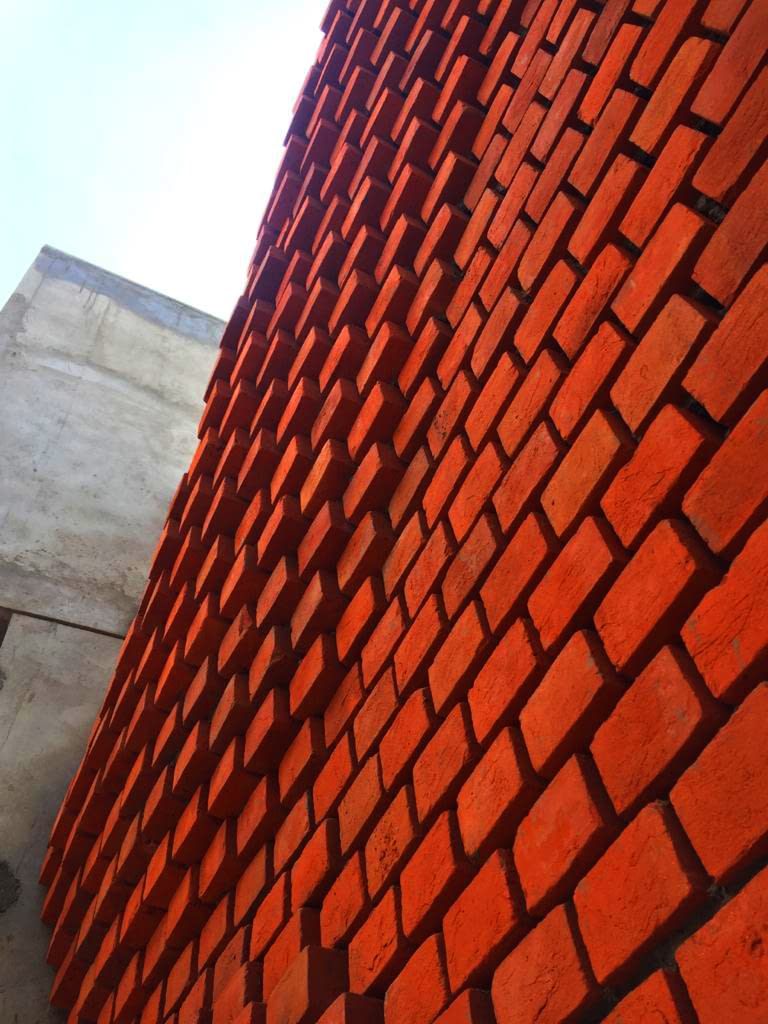 Fishtail – Brick Facade – Aligndl
